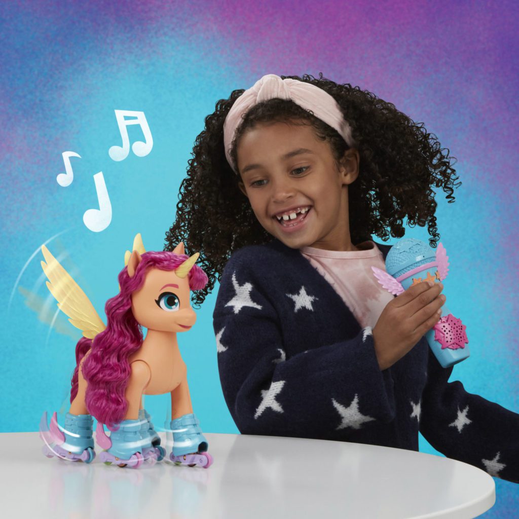 Hasbro's My Little Pony: A New Generation Sing 'N Skate Sunny Starscout ...