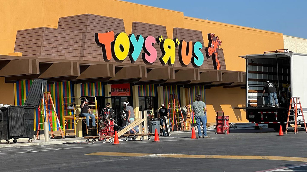 Retro Revival: Return of 1980s Style Toys 'R' Us Sparks Buzz Amid ...
