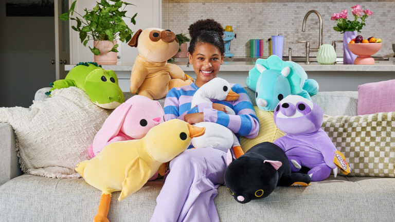 ZURU Unveils Hug-A-Lumps Weighted Plush - The Toy Book