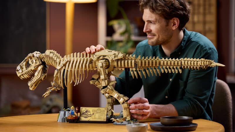 The LEGO Group Unveils Jurassic World Dinosaur Fossils: T.rex - The Toy ...