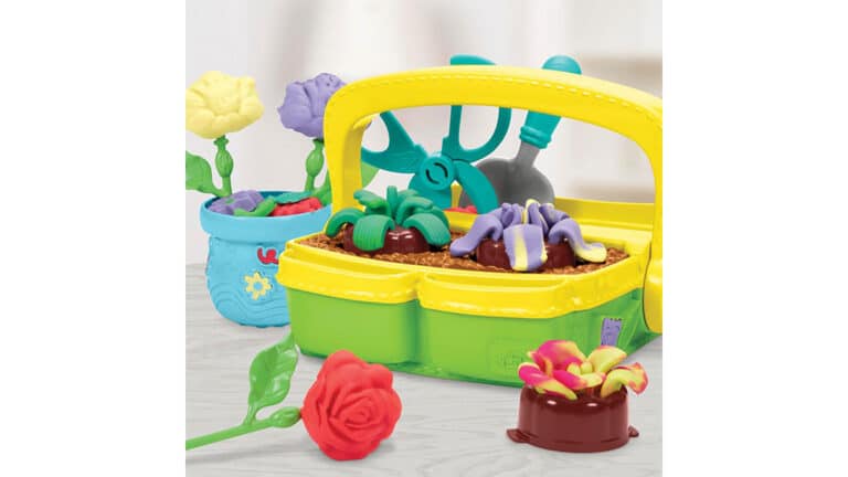 PLAY-DOH BLOOMING FLOWERS PLAYSET - The Toy Book