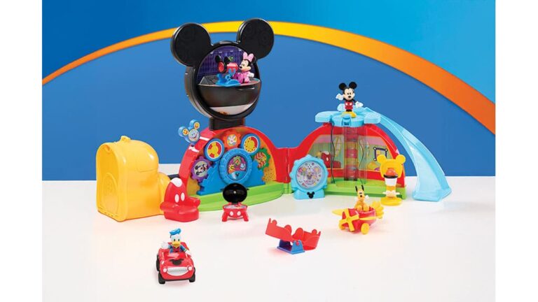 DANNY GO! LAVA ADVENTURE GAME - The Toy Book