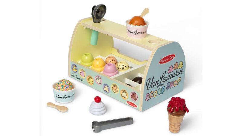 MELISSA & DOUG X VAN LEEUWEN SCOOP SHOP ICE CREAM COUNTER PLAY SET ...